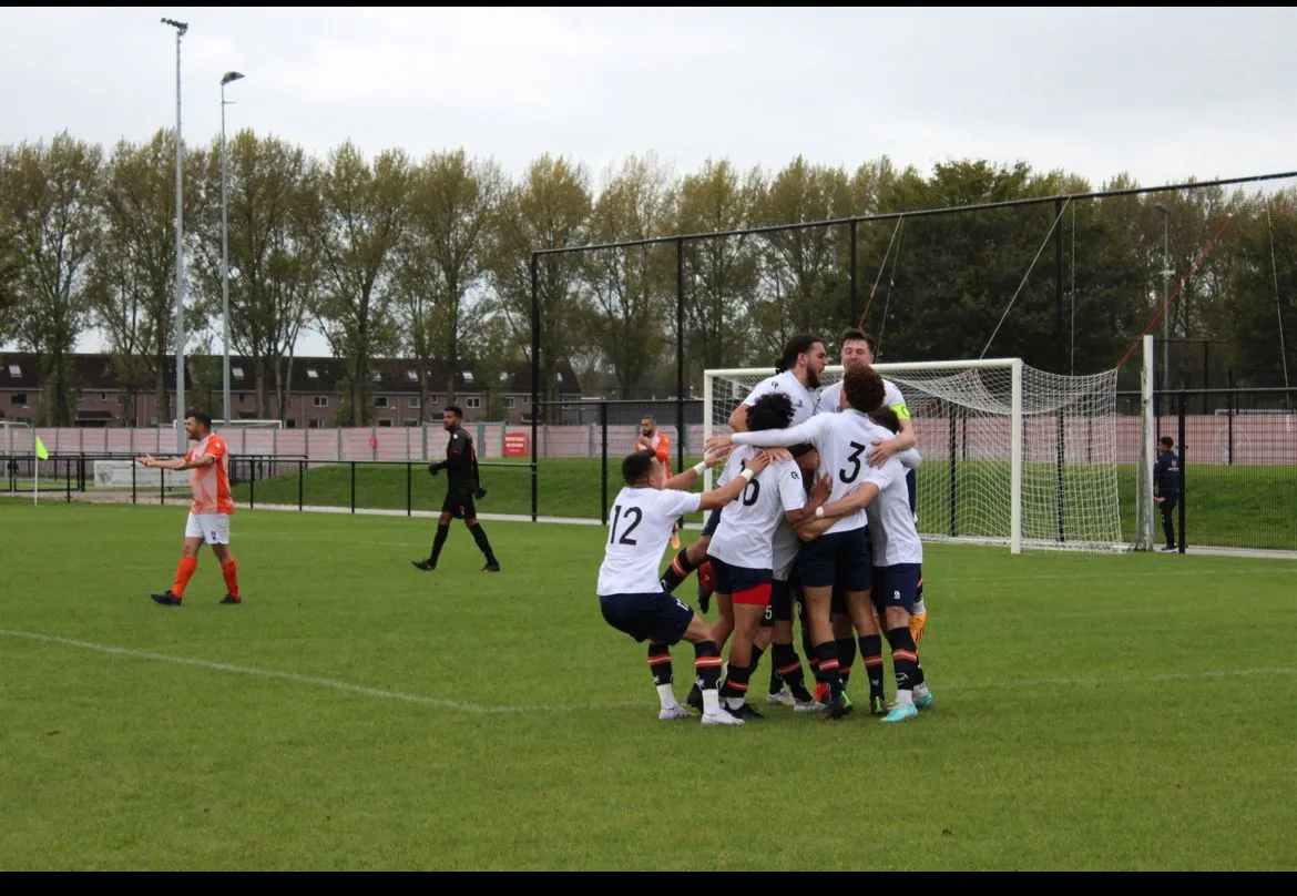 Sporting Almere pakt volle winst en draait uitstekend mee in vijfde ...