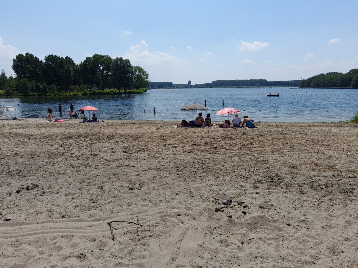 Zorgen om afgeblazen strandfestivals · Omroep Almere