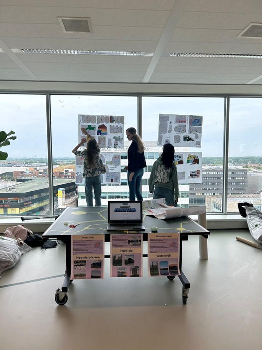 Leerlingen Helen Parhust Daltonschool presenteren hun plannen voor ...